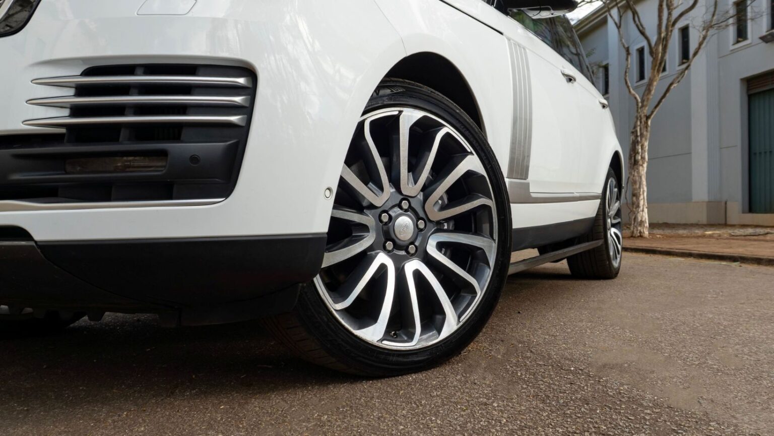 Are Alloy Wheels Worth the Upgrade? What Drivers Should Know